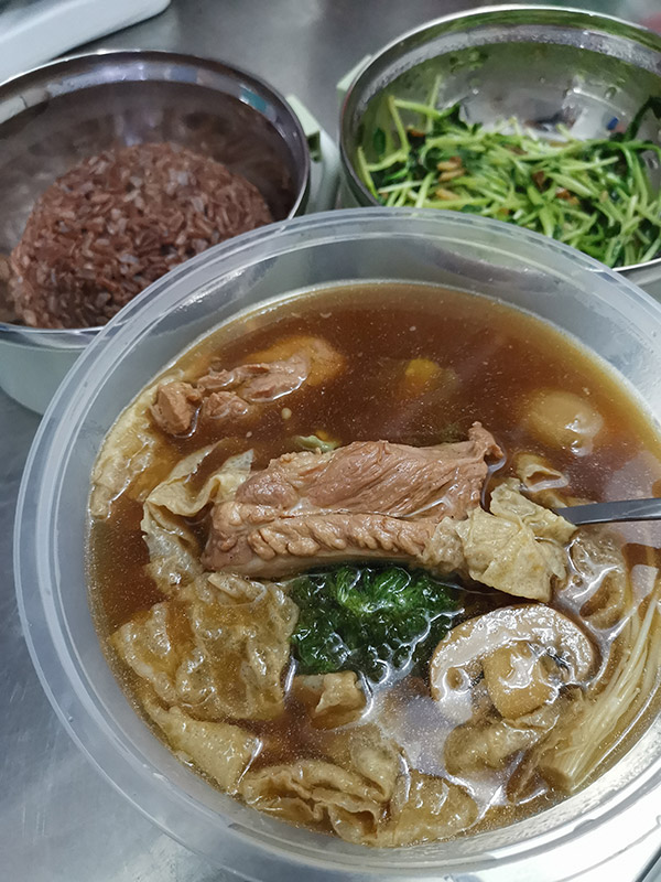 Fat Queen Cooks: Homecooked Dinner Tingkat Delivery